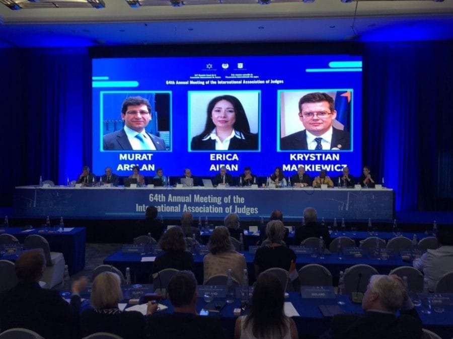 Exjueza Erika Aifán recibió premio internacional